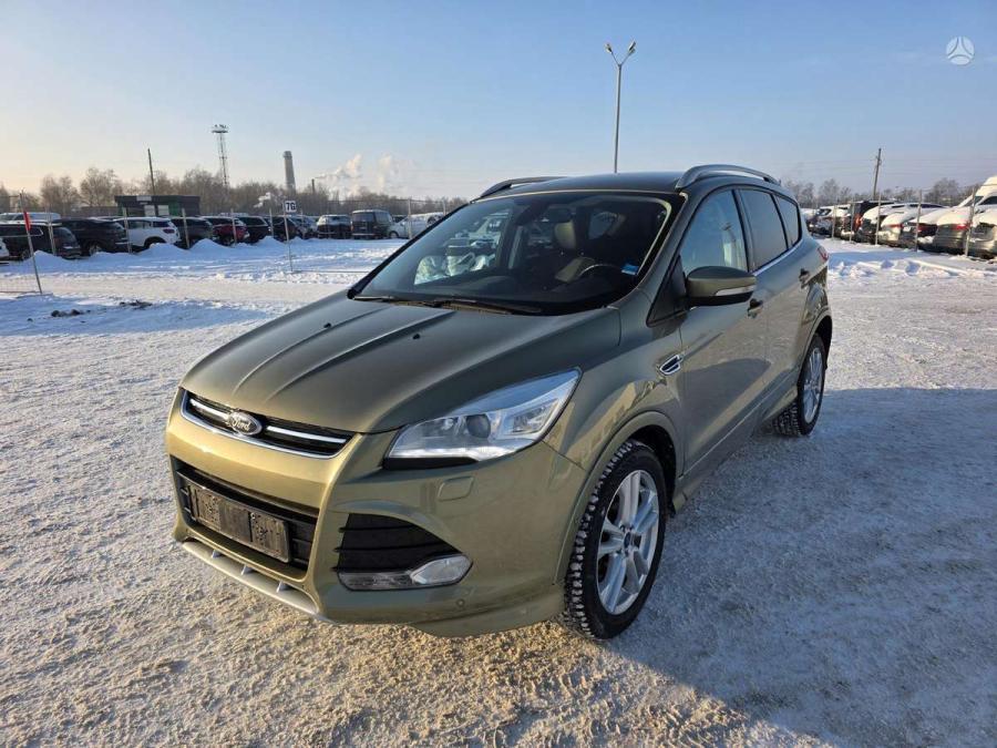 Green Ford Kuga 2014 in Marijampole, with an engine capacity of 1.60 L and mileage of 111 thousand km for 7290 €, photo 1 on AUTOMOTO.COM.LV
