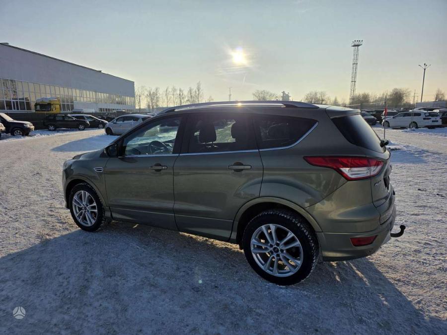 Green Ford Kuga 2014 in Marijampole, with an engine capacity of 1.60 L and mileage of 111 thousand km for 7290 €, photo 5 on AUTOMOTO.COM.LV