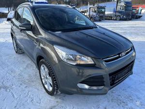 Green Ford Kuga 2014 in Prienai, with an engine capacity of 2.00 L and mileage of 253 thousand km for 7400 €, photo 5 on AUTOMOTO.COM.LV
