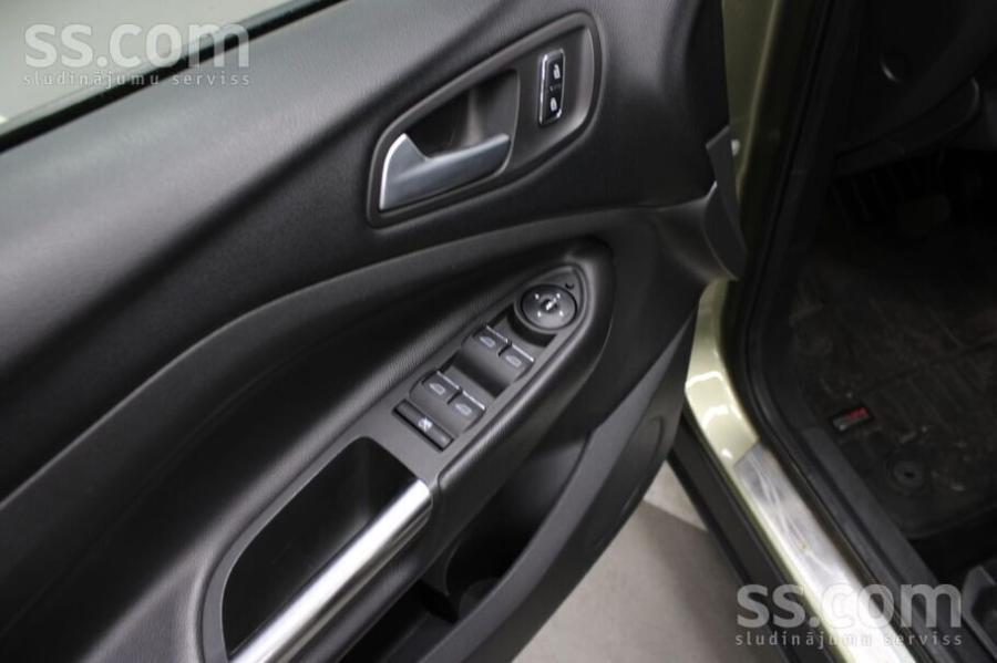 Zaļš Ford Kuga 2014 Rīga, ar dzinēja tilpumu 2.00 L un nobraukumu 218 tūkst. km par 3990 €, foto 15 vietnē AUTOMOTO.COM.LV