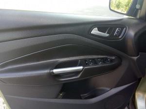 Zaļš Ford Kuga 2014 Alīta, ar dzinēja tilpumu 2.00 L un nobraukumu 238 tūkst. km par 7900 €, foto 23 vietnē AUTOMOTO.COM.LV