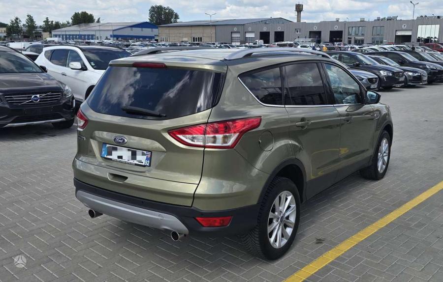 Green Ford Kuga 2015 in Taurage, with an engine capacity of 2.00 L and mileage of 269 thousand km for 6200 €, photo 5 on AUTOMOTO.COM.LV
