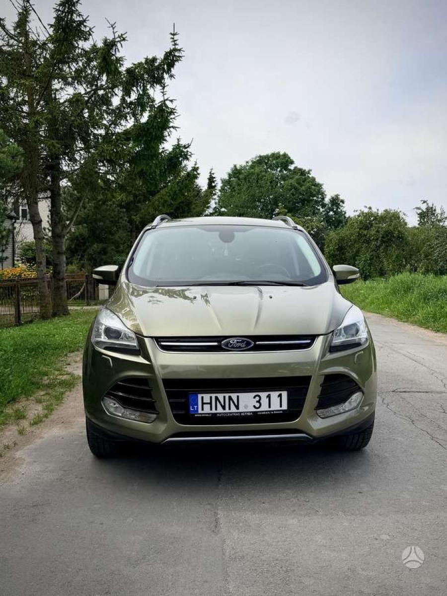 Green Ford Kuga 2015 in Siauliai, with an engine capacity of 2.00 L and mileage of 237 thousand km for 7000 €, photo 3 on AUTOMOTO.COM.LV