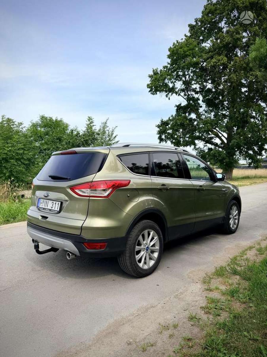 Green Ford Kuga 2015 in Siauliai, with an engine capacity of 2.00 L and mileage of 237 thousand km for 7000 €, photo 4 on AUTOMOTO.COM.LV