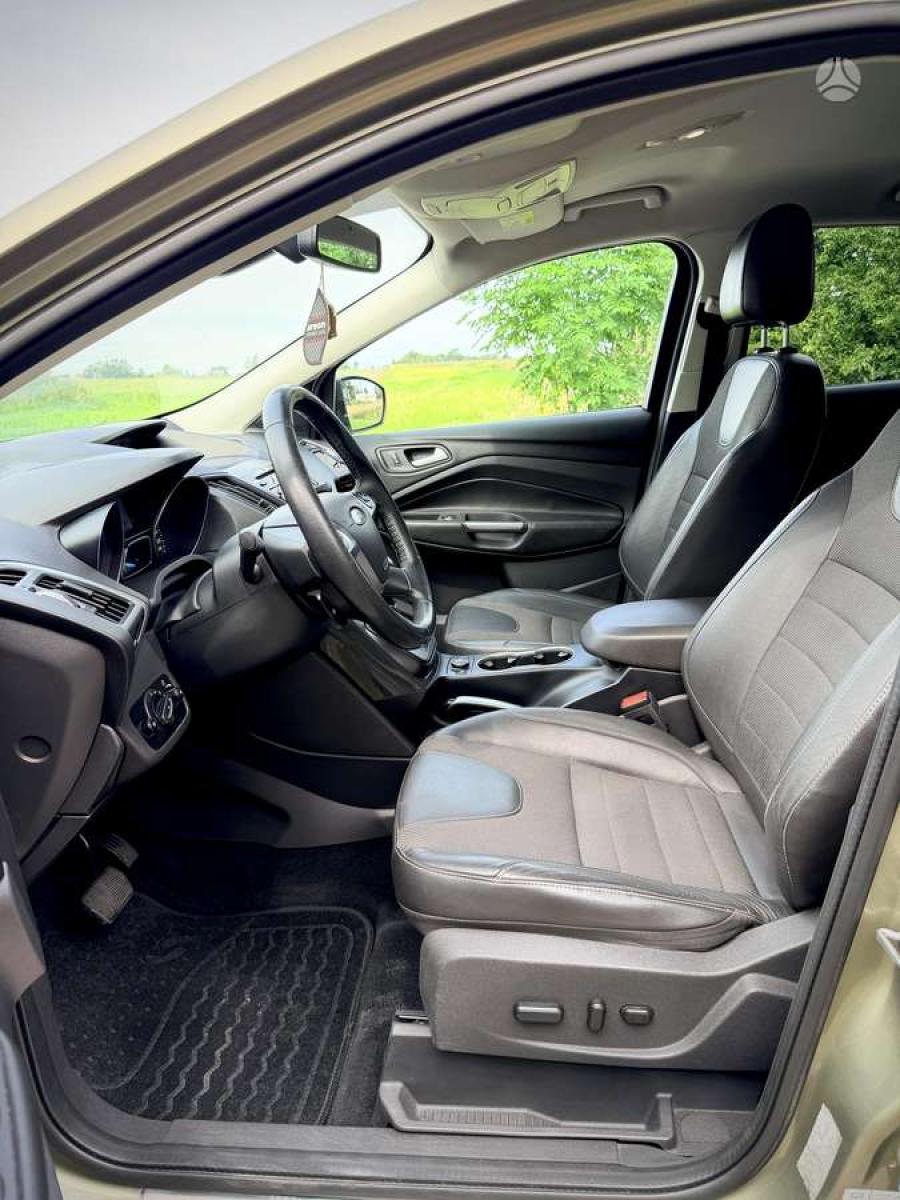 Green Ford Kuga 2015 in Siauliai, with an engine capacity of 2.00 L and mileage of 237 thousand km for 7000 €, photo 11 on AUTOMOTO.COM.LV