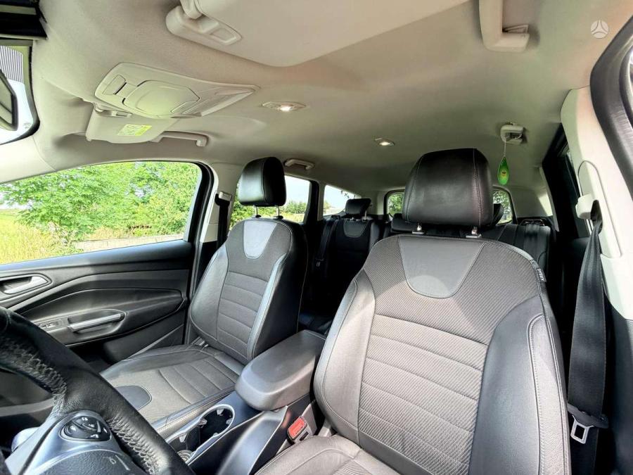 Green Ford Kuga 2015 in Siauliai, with an engine capacity of 2.00 L and mileage of 237 thousand km for 7000 €, photo 19 on AUTOMOTO.COM.LV