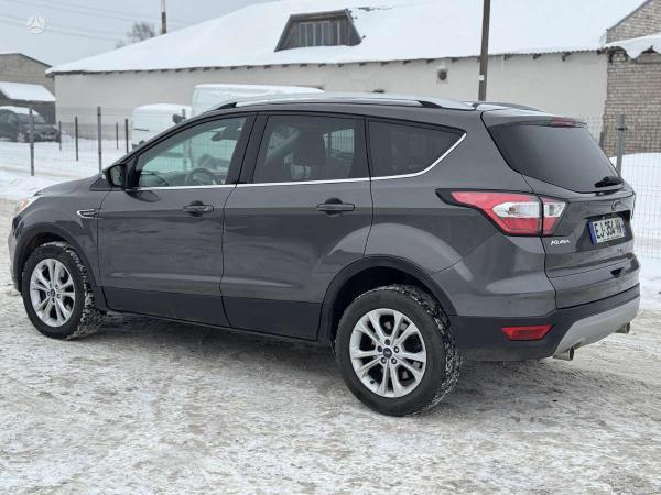 Green Ford Kuga 2017 in Taurage, with an engine capacity of 2.00 L and mileage of 290 thousand km for 8950 €, photo 3 on AUTOMOTO.COM.LV