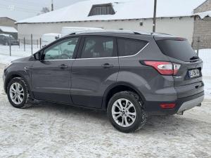 Green Ford Kuga 2017 in Taurage, with an engine capacity of 2.00 L and mileage of 290 thousand km for 8950 €, photo 3 on AUTOMOTO.COM.LV