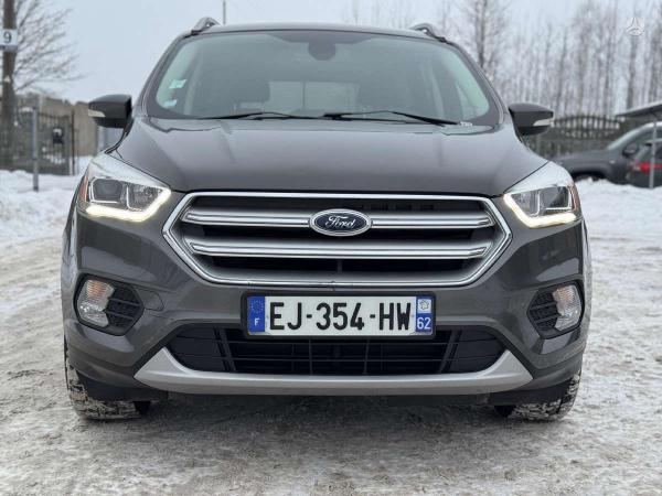 Green Ford Kuga 2017 in Taurage, with an engine capacity of 2.00 L and mileage of 290 thousand km for 8950 €, photo 4 on AUTOMOTO.COM.LV