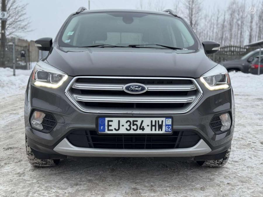 Green Ford Kuga 2017 in Taurage, with an engine capacity of 2.00 L and mileage of 290 thousand km for 8950 €, photo 4 on AUTOMOTO.COM.LV