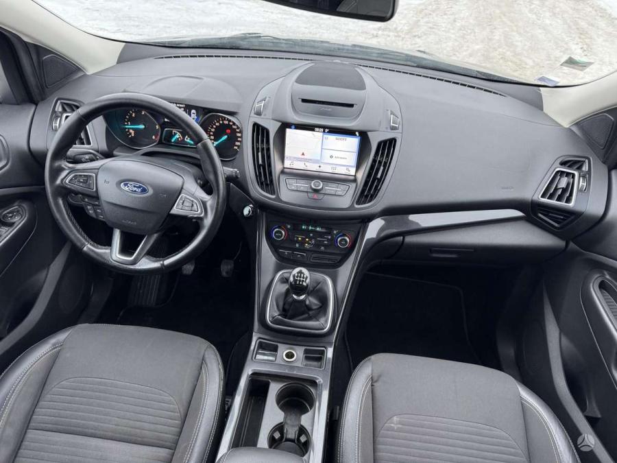 Green Ford Kuga 2017 in Taurage, with an engine capacity of 2.00 L and mileage of 290 thousand km for 8950 €, photo 13 on AUTOMOTO.COM.LV