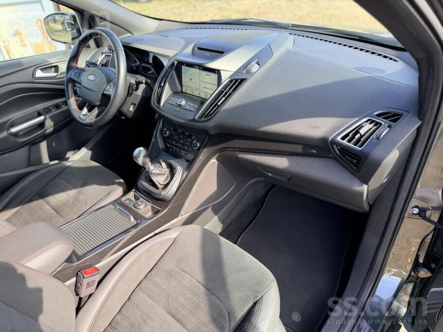 Zaļš Ford Kuga 2018 Rīga, ar dzinēja tilpumu 1.50 L un nobraukumu 195 tūkst. km par 11995 €, foto 24 vietnē AUTOMOTO.COM.LV