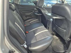 Grey Ford Kuga 2008 in Utena, with an engine capacity of 2.00 L and mileage of 260 thousand km for 4150 €, photo 11 on AUTOMOTO.COM.LV