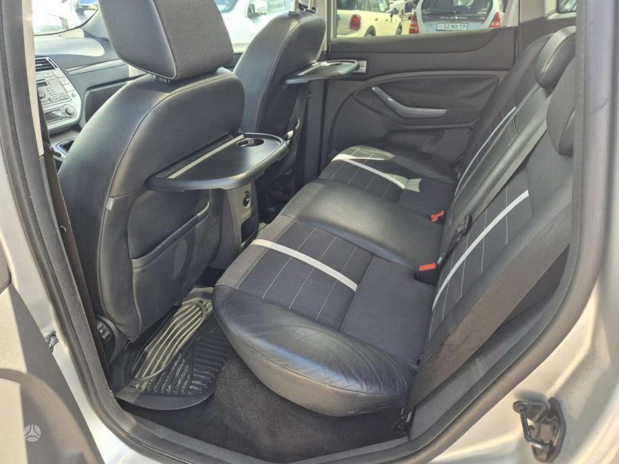 Grey Ford Kuga 2008 in Utena, with an engine capacity of 2.00 L and mileage of 260 thousand km for 4150 €, photo 13 on AUTOMOTO.COM.LV
