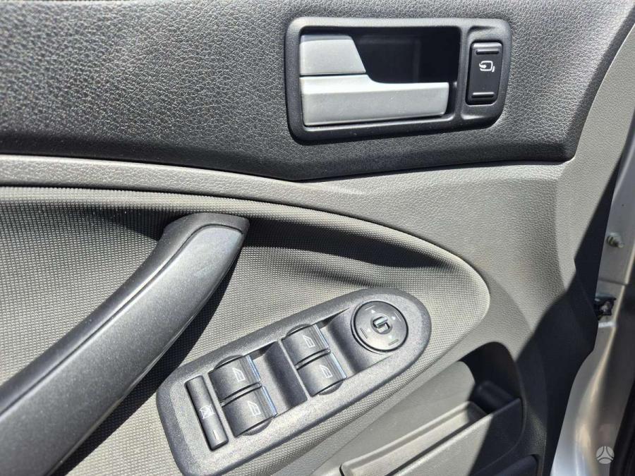 Grey Ford Kuga 2008 in Utena, with an engine capacity of 2.00 L and mileage of 260 thousand km for 4150 €, photo 14 on AUTOMOTO.COM.LV