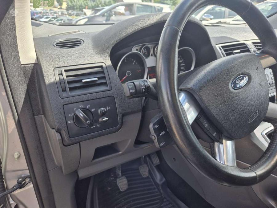 Grey Ford Kuga 2008 in Utena, with an engine capacity of 2.00 L and mileage of 260 thousand km for 4150 €, photo 15 on AUTOMOTO.COM.LV