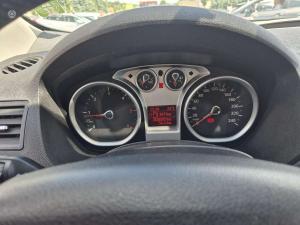 Grey Ford Kuga 2008 in Utena, with an engine capacity of 2.00 L and mileage of 260 thousand km for 4150 €, photo 17 on AUTOMOTO.COM.LV