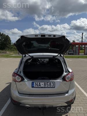 Grey Ford Kuga 2008 in Riga, with an engine capacity of 2.00 L and mileage of 245 thousand km for 5600 €, photo 6 on AUTOMOTO.COM.LV