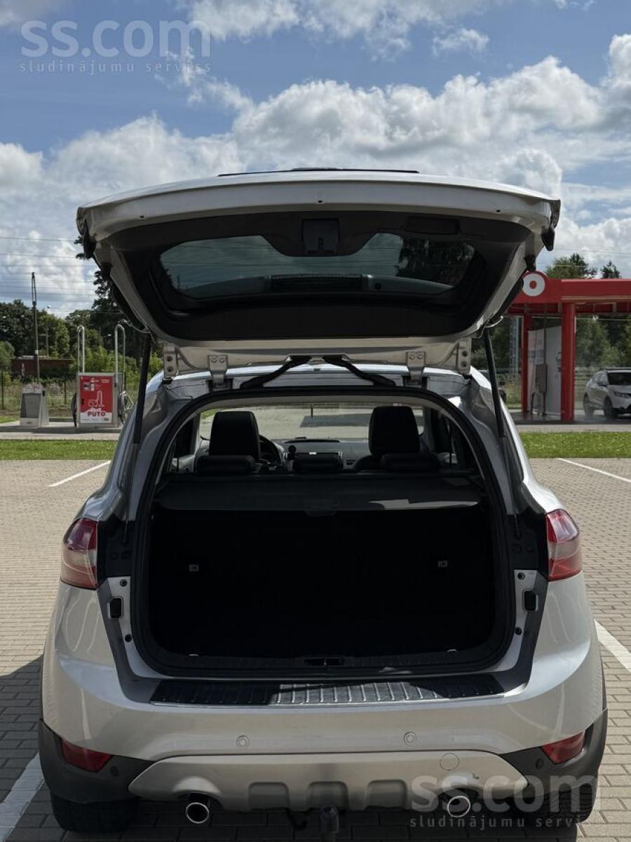 Grey Ford Kuga 2008 in Riga, with an engine capacity of 2.00 L and mileage of 245 thousand km for 5600 €, photo 7 on AUTOMOTO.COM.LV