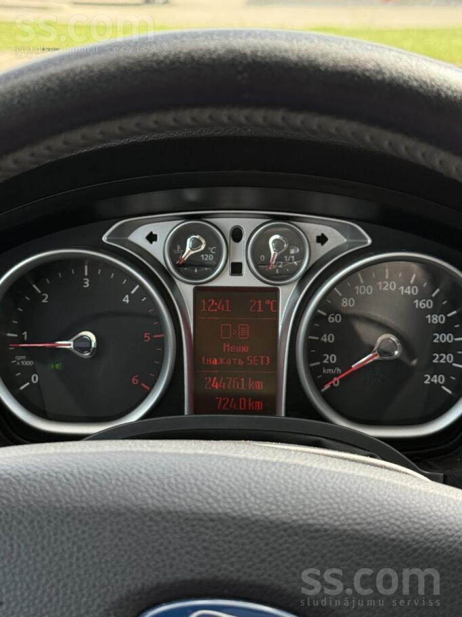 Grey Ford Kuga 2008 in Riga, with an engine capacity of 2.00 L and mileage of 245 thousand km for 5600 €, photo 11 on AUTOMOTO.COM.LV