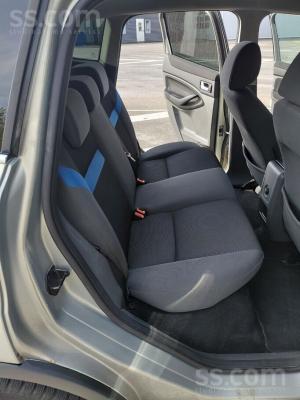 Pelēks Ford Kuga 2008 Saldus, ar dzinēja tilpumu 2.00 L un nobraukumu 274 tūkst. km par 2900 €, foto 9 vietnē AUTOMOTO.COM.LV