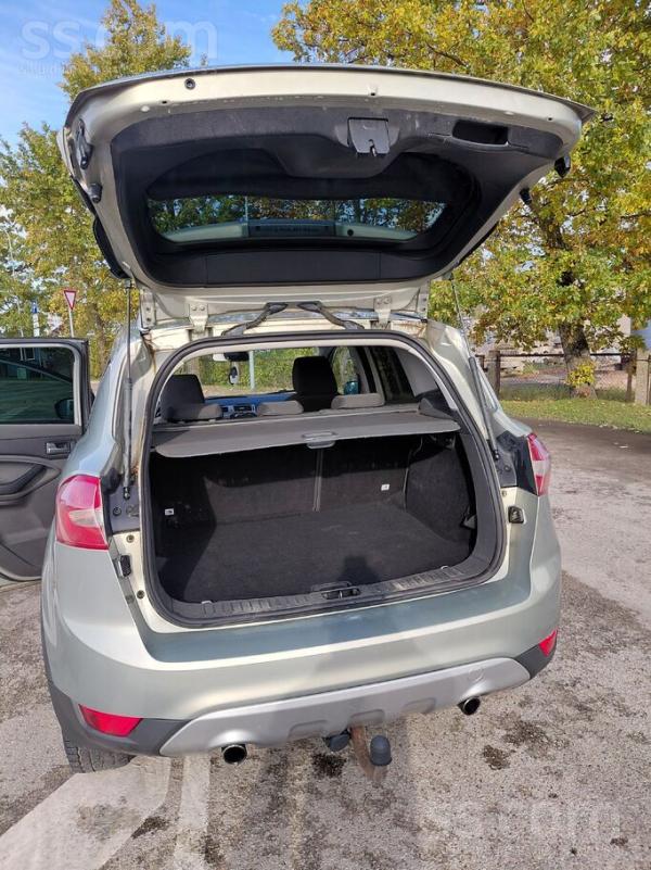 Ford Kuga 2008 Saldus vietnē Pelēks Ford Kuga 2008 Saldus, ar dzinēja tilpumu 2.00 L un nobraukumu 274 tūkst. km par 2900 €, foto 10 vietnē AUTOMOTO.COM.LV