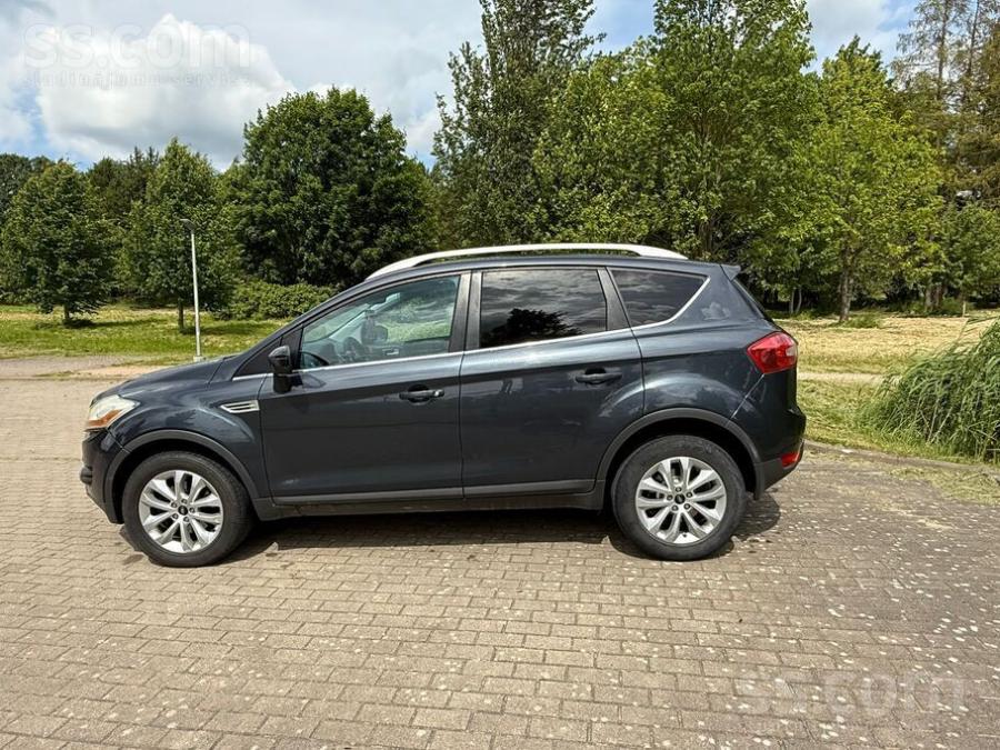 Grey Ford Kuga 2009 in Tukums, with an engine capacity of 2.00 L and mileage of 225 thousand km for 5999 €, photo 1 on AUTOMOTO.COM.LV