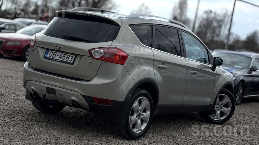 Pelēks Ford Kuga 2009 Jelgava, ar dzinēja tilpumu 2.00 L un nobraukumu 296 tūkst. km par 4990 €, foto 4 vietnē AUTOMOTO.COM.LV