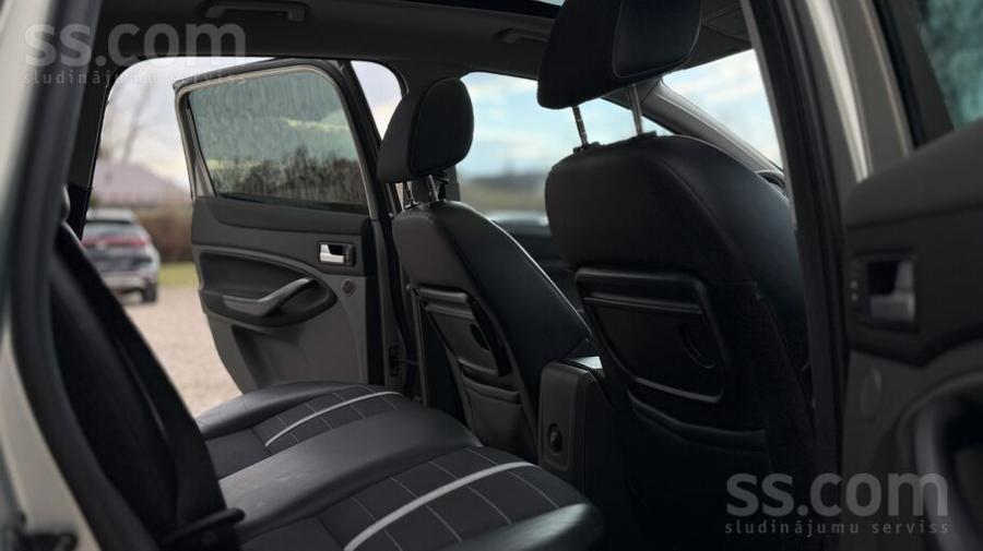 Pelēks Ford Kuga 2009 Jelgava, ar dzinēja tilpumu 2.00 L un nobraukumu 296 tūkst. km par 4990 €, foto 10 vietnē AUTOMOTO.COM.LV