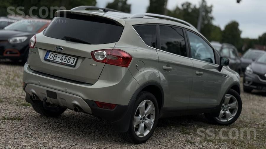 Pelēks Ford Kuga 2009 Rīga, ar dzinēja tilpumu 2.00 L un nobraukumu 297 tūkst. km par 4990 €, foto 4 vietnē AUTOMOTO.COM.LV