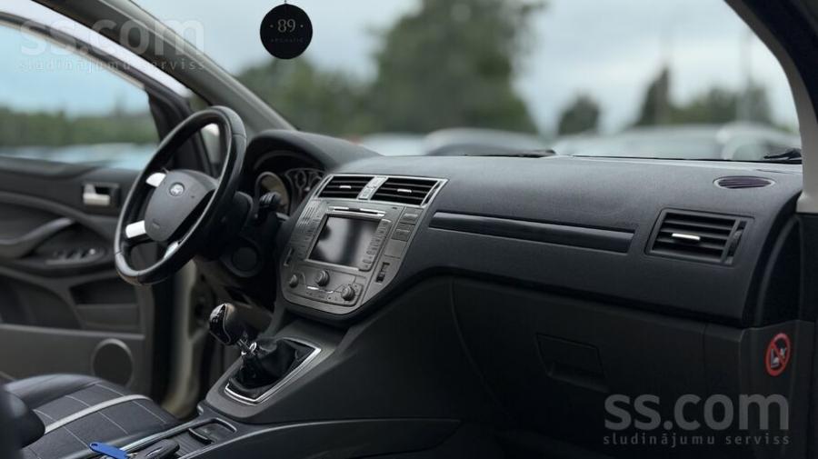 Pelēks Ford Kuga 2009 Rīga, ar dzinēja tilpumu 2.00 L un nobraukumu 297 tūkst. km par 4990 €, foto 9 vietnē AUTOMOTO.COM.LV
