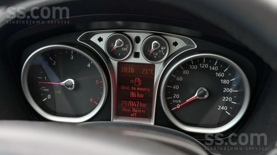 Pelēks Ford Kuga 2009 Rīga, ar dzinēja tilpumu 2.00 L un nobraukumu 297 tūkst. km par 4990 €, foto 14 vietnē AUTOMOTO.COM.LV