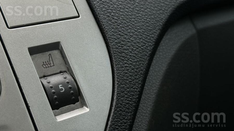 Pelēks Ford Kuga 2009 Rīga, ar dzinēja tilpumu 2.00 L un nobraukumu 297 tūkst. km par 4990 €, foto 19 vietnē AUTOMOTO.COM.LV