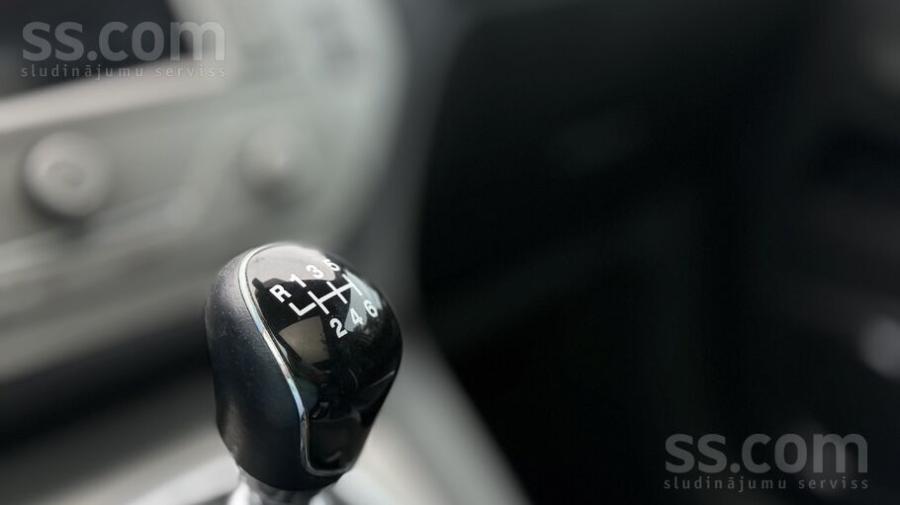 Pelēks Ford Kuga 2009 Rīga, ar dzinēja tilpumu 2.00 L un nobraukumu 297 tūkst. km par 4990 €, foto 20 vietnē AUTOMOTO.COM.LV