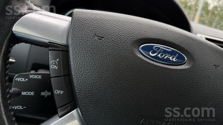 Pelēks Ford Kuga 2009 Rīga, ar dzinēja tilpumu 2.00 L un nobraukumu 297 tūkst. km par 4990 €, foto 22 vietnē AUTOMOTO.COM.LV