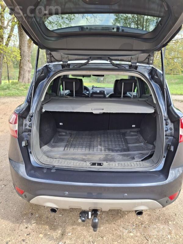 Grey Ford Kuga 2009 in Cesis, with an engine capacity of 2.00 L and mileage of 236 thousand km for 4300 €, photo 8 on AUTOMOTO.COM.LV