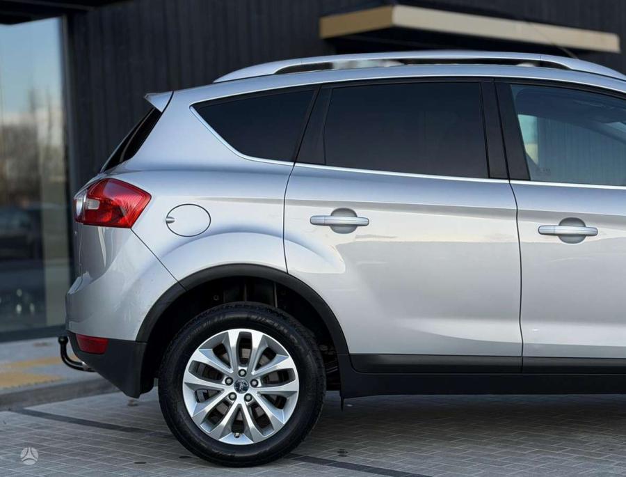 Grey Ford Kuga 2009 in Siauliai, with an engine capacity of 2.00 L and mileage of 269 thousand km for 6999 €, photo 7 on AUTOMOTO.COM.LV