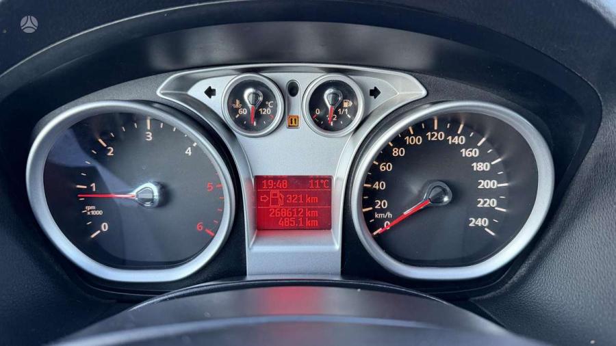 Grey Ford Kuga 2009 in Siauliai, with an engine capacity of 2.00 L and mileage of 269 thousand km for 6999 €, photo 18 on AUTOMOTO.COM.LV