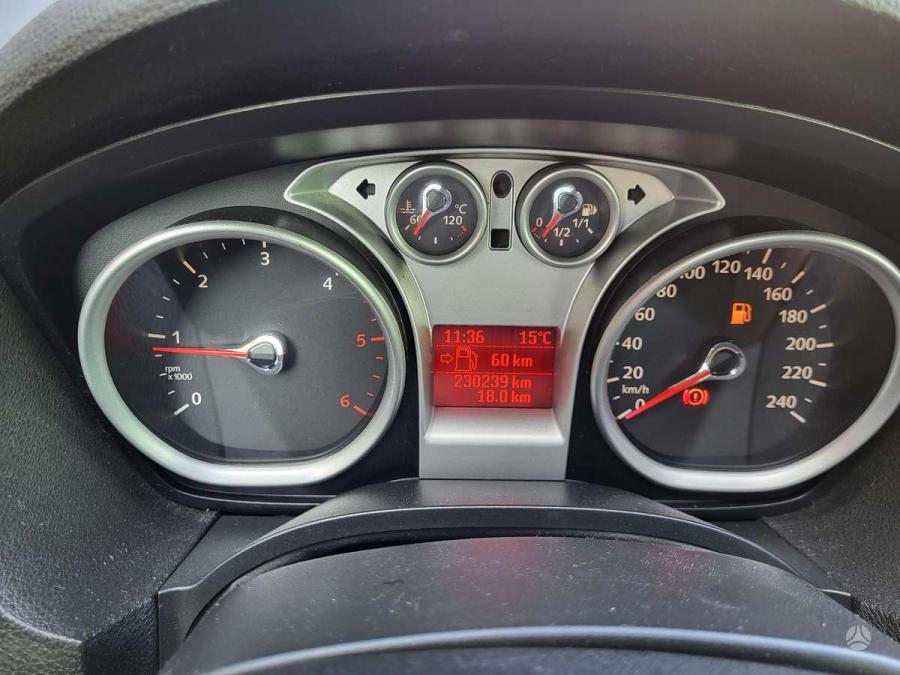 Pelēks Ford Kuga 2009 Kauņa, ar dzinēja tilpumu 2.00 L un nobraukumu 230 tūkst. km par 3700 €, foto 14 vietnē AUTOMOTO.COM.LV