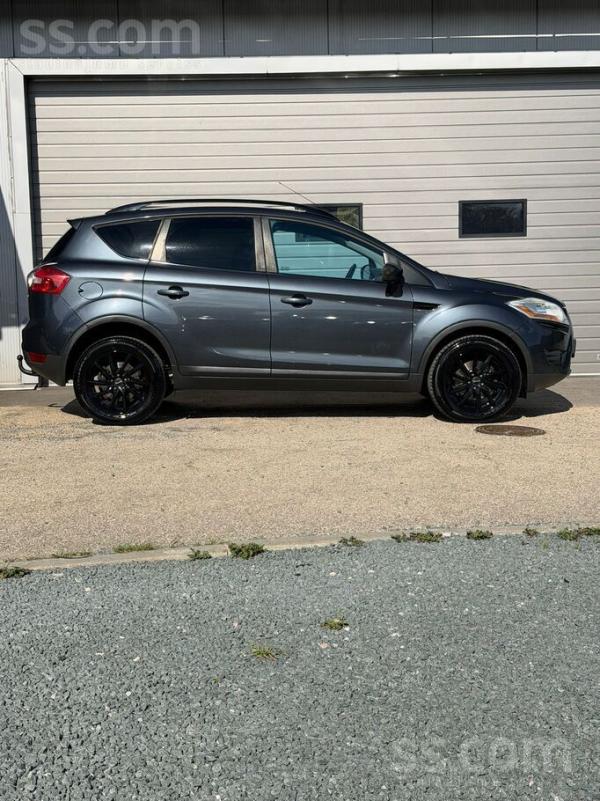 Grey Ford Kuga 2009 in Jelgava, with an engine capacity of 2.00 L and mileage of 280 thousand km for 4250 €, photo 8 on AUTOMOTO.COM.LV