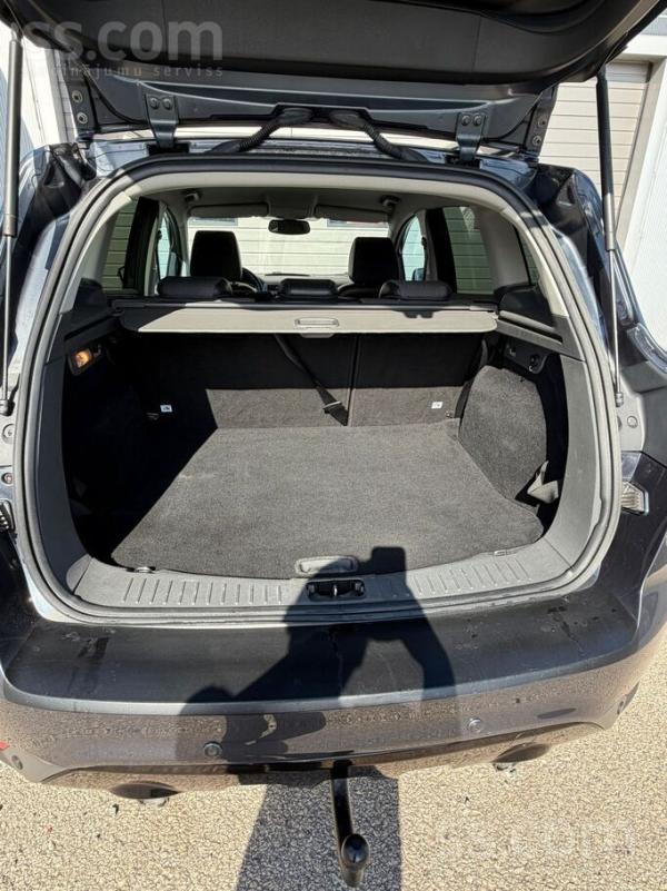 Grey Ford Kuga 2009 in Jelgava, with an engine capacity of 2.00 L and mileage of 280 thousand km for 4250 €, photo 9 on AUTOMOTO.COM.LV