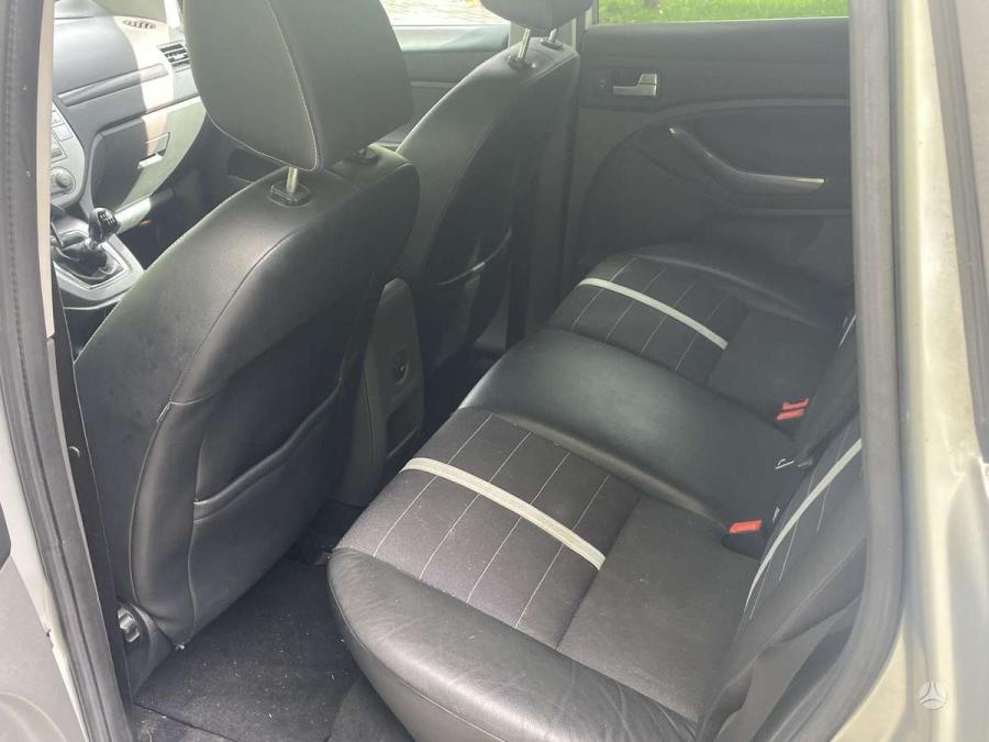 Pelēks Ford Kuga 2009 Panevēža, ar dzinēja tilpumu 2.00 L un nobraukumu 209 tūkst. km par 3250 €, foto 13 vietnē AUTOMOTO.COM.LV