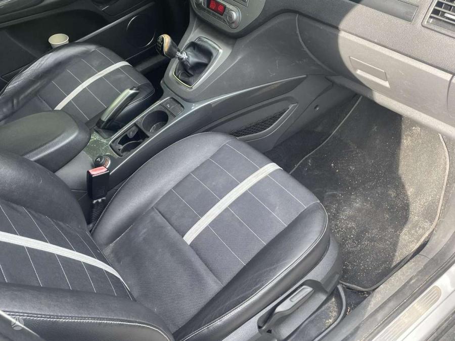 Pelēks Ford Kuga 2009 Panevēža, ar dzinēja tilpumu 2.00 L un nobraukumu 209 tūkst. km par 3250 €, foto 15 vietnē AUTOMOTO.COM.LV