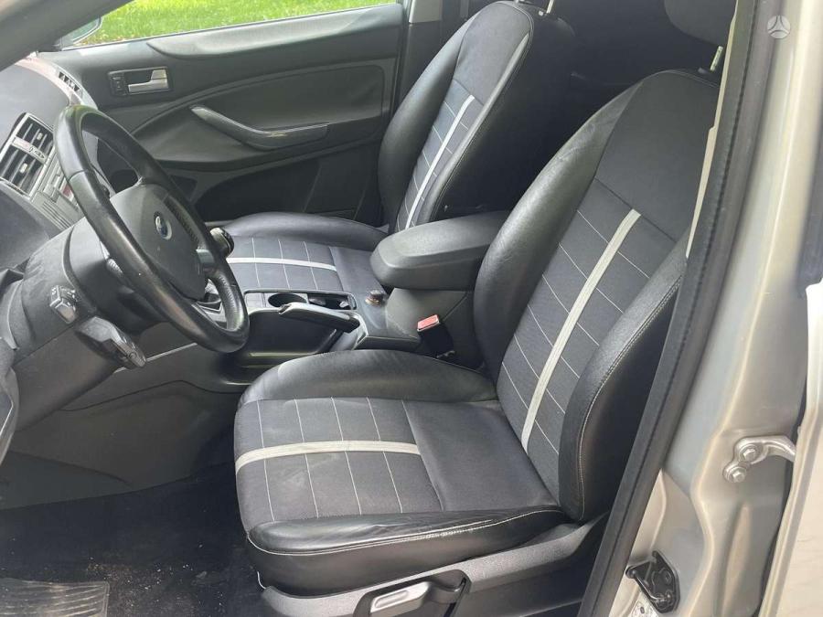 Pelēks Ford Kuga 2009 Panevēža, ar dzinēja tilpumu 2.00 L un nobraukumu 209 tūkst. km par 3250 €, foto 16 vietnē AUTOMOTO.COM.LV