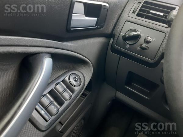 Pelēks Ford Kuga 2010 Daugavpils, ar dzinēja tilpumu 2.00 L un nobraukumu 0 tūkst. km par 6750 €, foto 10 vietnē AUTOMOTO.COM.LV