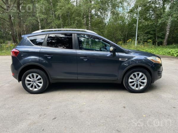 Grey Ford Kuga 2010 in Riga, with an engine capacity of 2.00 L and mileage of 0 thousand km for 5599 €, photo 4 on AUTOMOTO.COM.LV