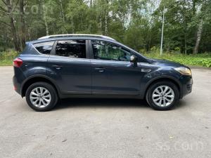 Grey Ford Kuga 2010 in Riga, with an engine capacity of 2.00 L and mileage of 0 thousand km for 5599 €, photo 4 on AUTOMOTO.COM.LV