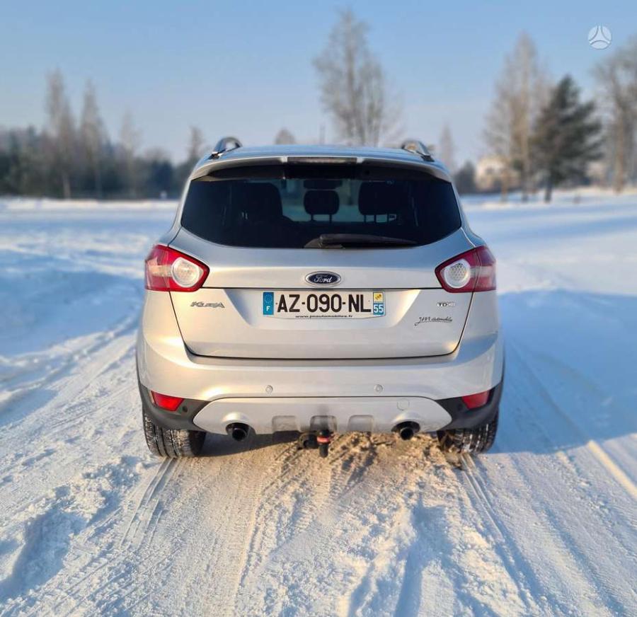 Grey Ford Kuga 2010 in Taurage, with an engine capacity of 2.00 L and mileage of 246 thousand km for 4700 €, photo 8 on AUTOMOTO.COM.LV