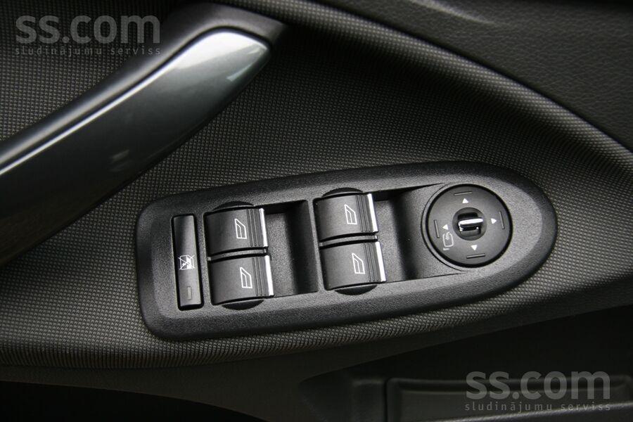 Pelēks Ford Kuga 2010 Tukums, ar dzinēja tilpumu 2.00 L un nobraukumu 358 tūkst. km par 5850 €, foto 12 vietnē AUTOMOTO.COM.LV