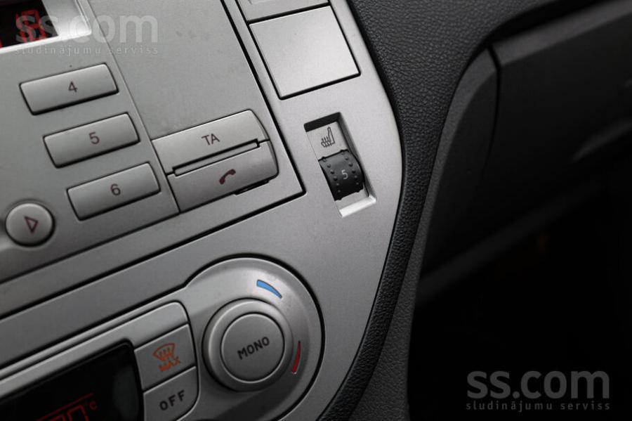 Grey Ford Kuga 2010 in Jelgava, with an engine capacity of 2.00 L and mileage of 0 thousand km for 6450 €, photo 16 on AUTOMOTO.COM.LV